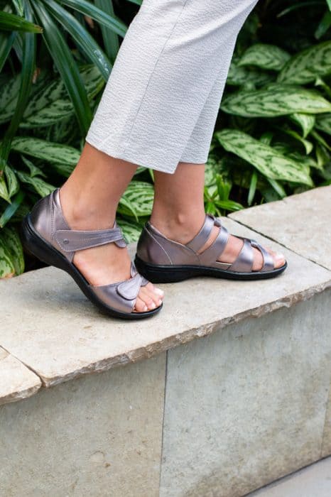 Revere Geneva Closed Heel Women's Sandal - Entire Podiatry
